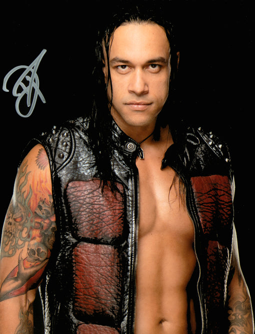Damian Priest signed 8x10 Photo – Signed By Superstars
