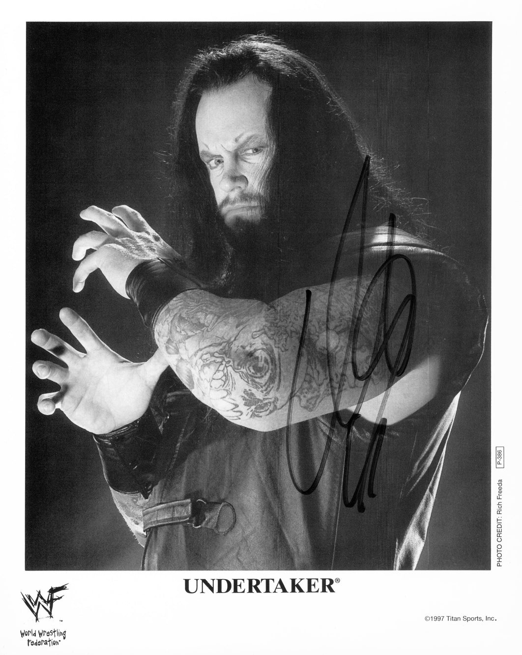 Undertaker signed 8x10 Photo – Signed By Superstars