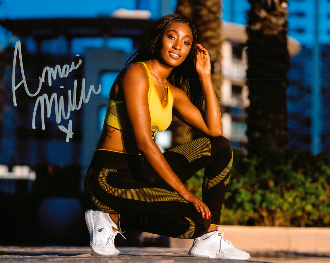 Amari Miller signed 8x10 Photo – Signed By Superstars