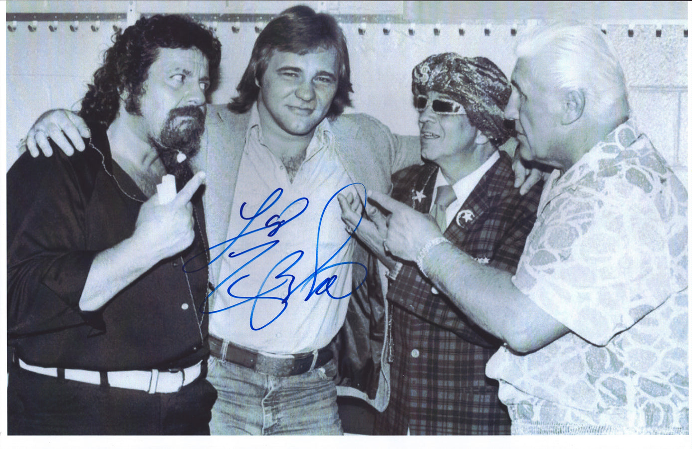 Larry Zbyszko signed 11x17 Photo – Signed By Superstars