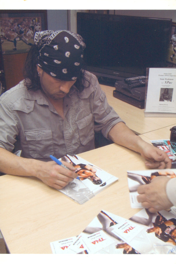 X-Pac signed 8x10 Photo – Signed By Superstars