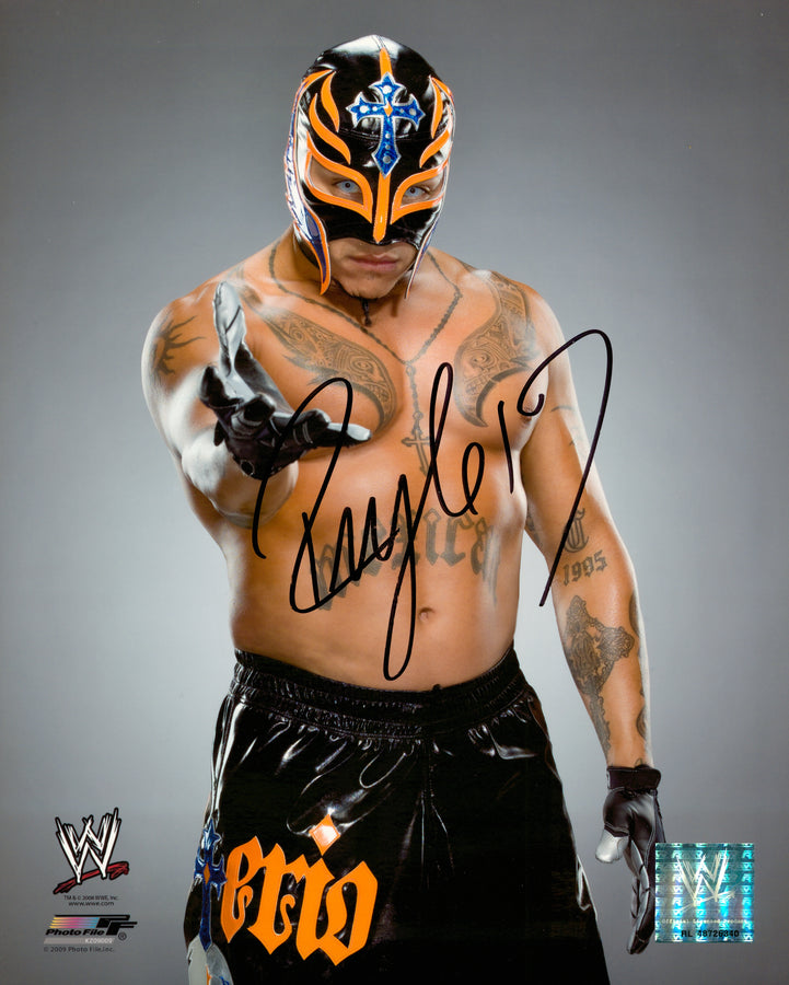 Rey Mysterio signed 8x10 Photo – Signed By Superstars