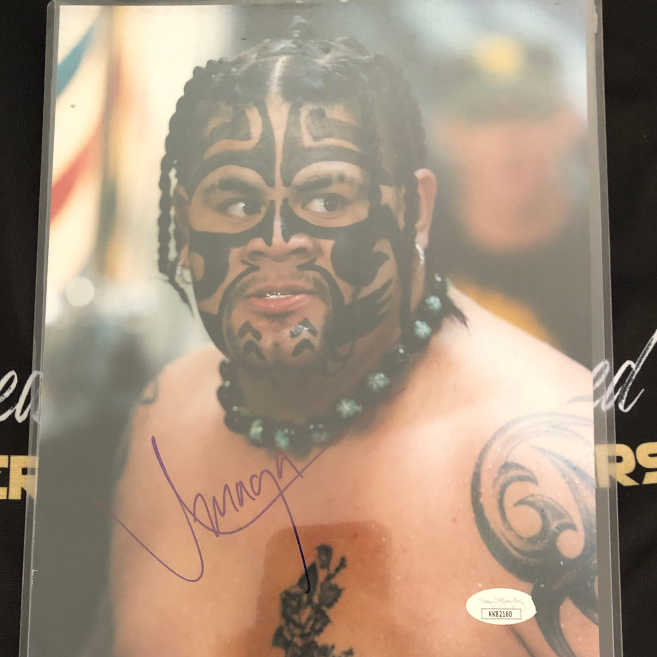 Umaga signed 8x10 Photo (w/ JSA) – Signed By Superstars